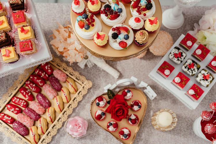 Cofetaria Chic Bonbon | Are oferte pentru Cofetarii - Prajituri, tort ...