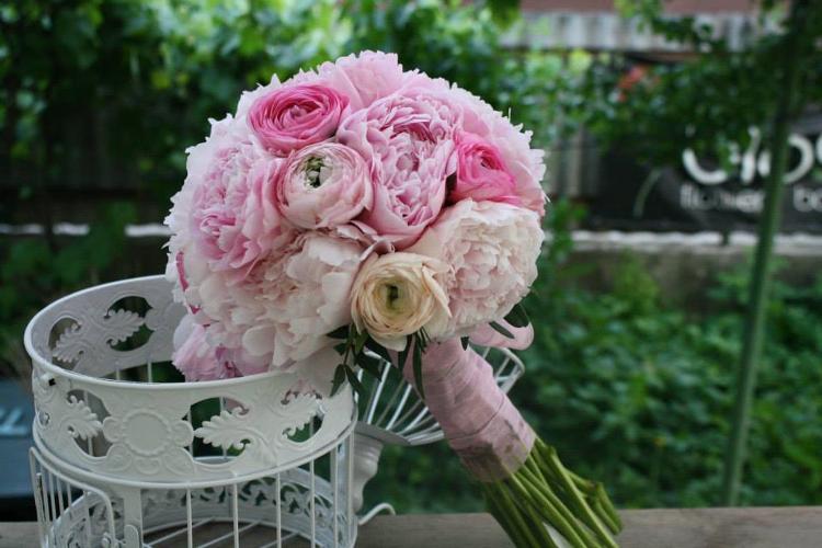 Floraria Bloom | Are oferte pentru Aranjamente si Decoratiuni Florale ...